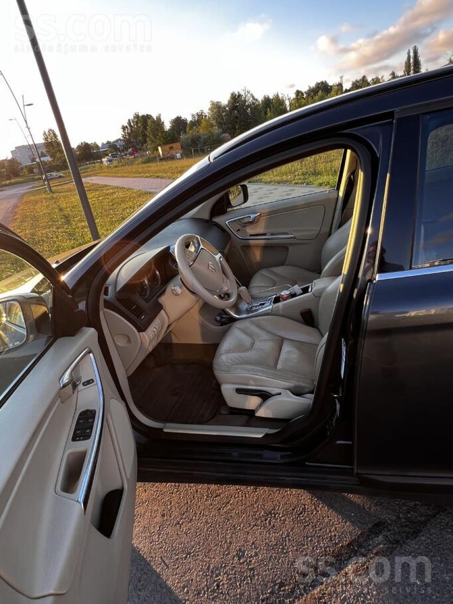 Pelēks Volvo XC60 2012 Rīga, ar dzinēja tilpumu 2.40 L un nobraukumu 234 tūkst. km par 6100 €, foto 9 vietnē AUTOMOTO.COM.LV