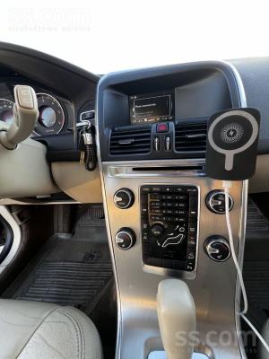 Pelēks Volvo XC60 2012 Rīga, ar dzinēja tilpumu 2.40 L un nobraukumu 234 tūkst. km par 6100 €, foto 15 vietnē AUTOMOTO.COM.LV