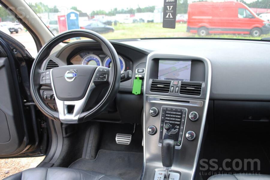 Pelēks Volvo XC60 2012 Rīga, ar dzinēja tilpumu 2.40 L un nobraukumu 275 tūkst. km par 10390 €, foto 14 vietnē AUTOMOTO.COM.LV