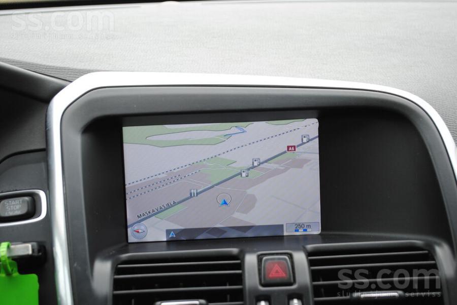Pelēks Volvo XC60 2012 Rīga, ar dzinēja tilpumu 2.40 L un nobraukumu 275 tūkst. km par 10390 €, foto 21 vietnē AUTOMOTO.COM.LV