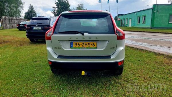 Pelēks Volvo XC60 2012 Balvi, ar dzinēja tilpumu 2.00 L un nobraukumu 0 tūkst. km par 8300 €, foto 5 vietnē AUTOMOTO.COM.LV