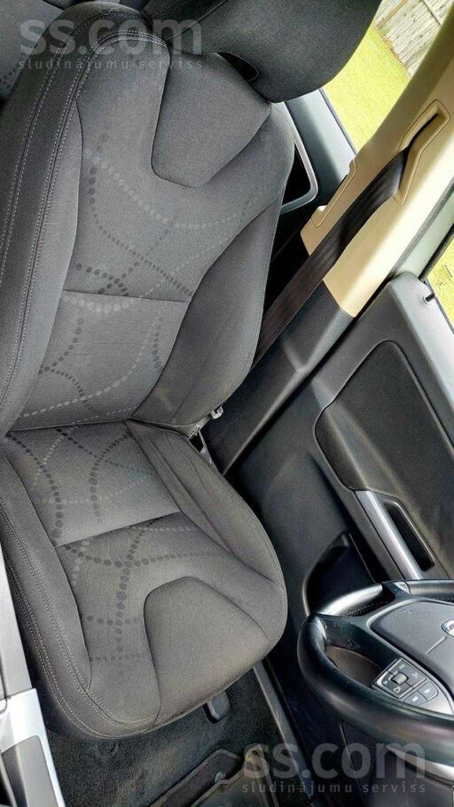 Grey Volvo XC60 2012 in Balvi, with an engine capacity of 2.00 L and mileage of 0 thousand km for 8300 €, photo 8 on AUTOMOTO.COM.LV