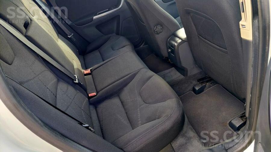 Grey Volvo XC60 2012 in Balvi, with an engine capacity of 2.00 L and mileage of 0 thousand km for 8300 €, photo 12 on AUTOMOTO.COM.LV