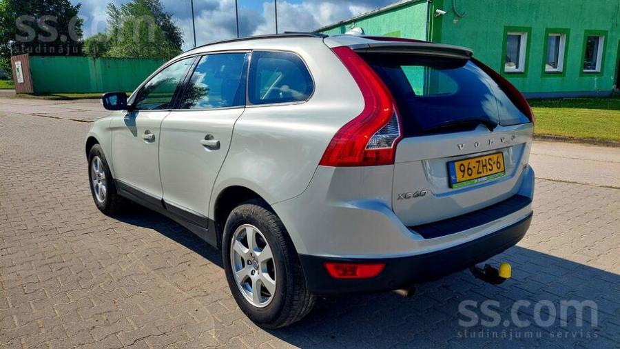 Grey Volvo XC60 2012 in Balvi, with an engine capacity of 2.00 L and mileage of 0 thousand km for 8300 €, photo 15 on AUTOMOTO.COM.LV