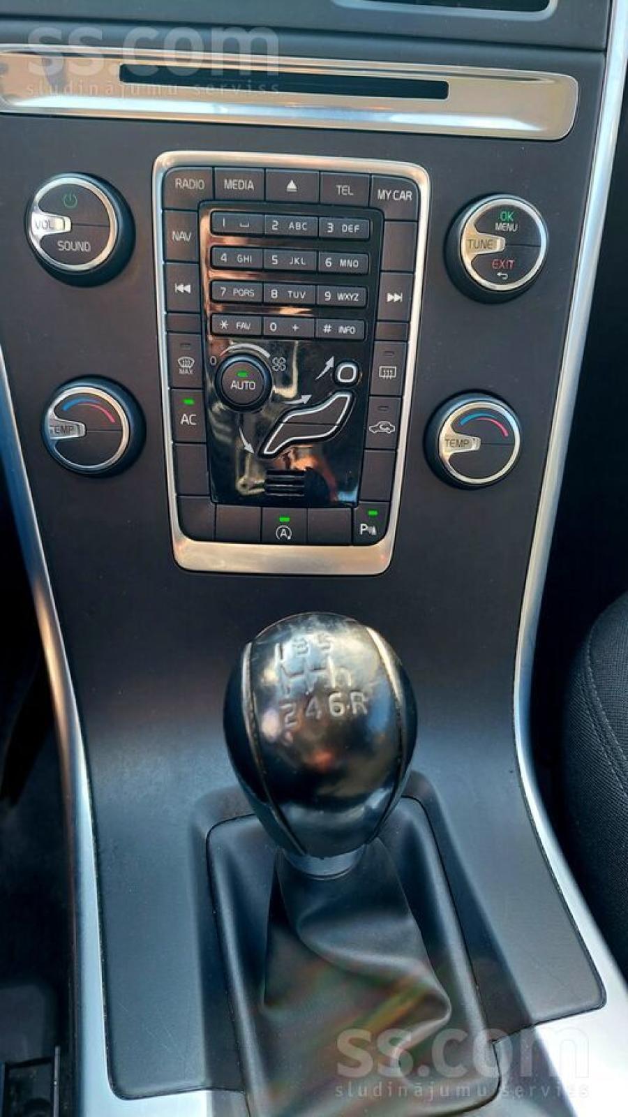 Grey Volvo XC60 2012 in Balvi, with an engine capacity of 2.00 L and mileage of 0 thousand km for 8300 €, photo 21 on AUTOMOTO.COM.LV