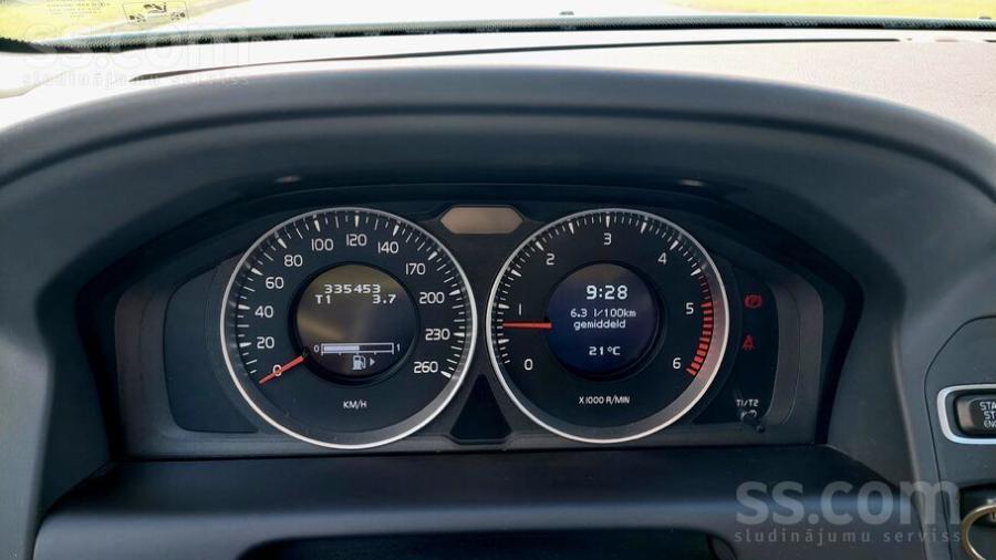 Grey Volvo XC60 2012 in Balvi, with an engine capacity of 2.00 L and mileage of 0 thousand km for 8300 €, photo 23 on AUTOMOTO.COM.LV