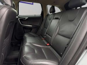 Pelēks Volvo XC60 2012 Kauņa, ar dzinēja tilpumu 2.00 L un nobraukumu 273 tūkst. km par 10999 €, foto 13 vietnē AUTOMOTO.COM.LV