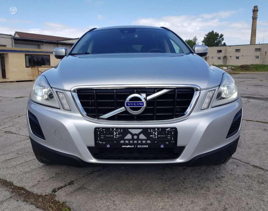 Pelēks Volvo XC60 2012 Šauļi, ar dzinēja tilpumu 1.98 L un nobraukumu 205 tūkst. km par 8200 €, foto 3 vietnē AUTOMOTO.COM.LV