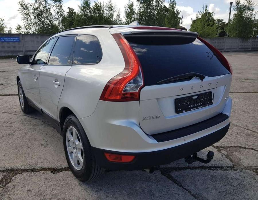 Pelēks Volvo XC60 2012 Šauļi, ar dzinēja tilpumu 1.98 L un nobraukumu 205 tūkst. km par 8200 €, foto 9 vietnē AUTOMOTO.COM.LV