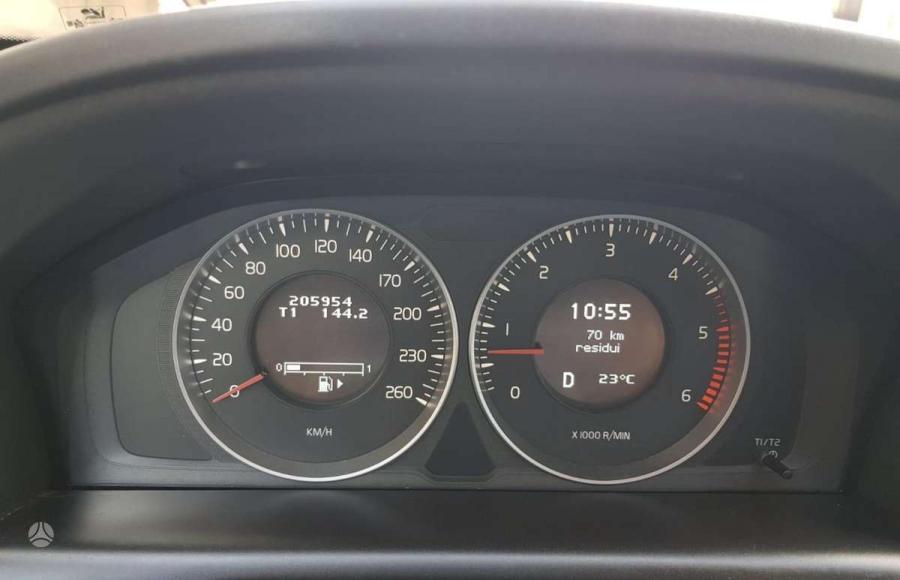 Pelēks Volvo XC60 2012 Šauļi, ar dzinēja tilpumu 1.98 L un nobraukumu 205 tūkst. km par 8200 €, foto 17 vietnē AUTOMOTO.COM.LV