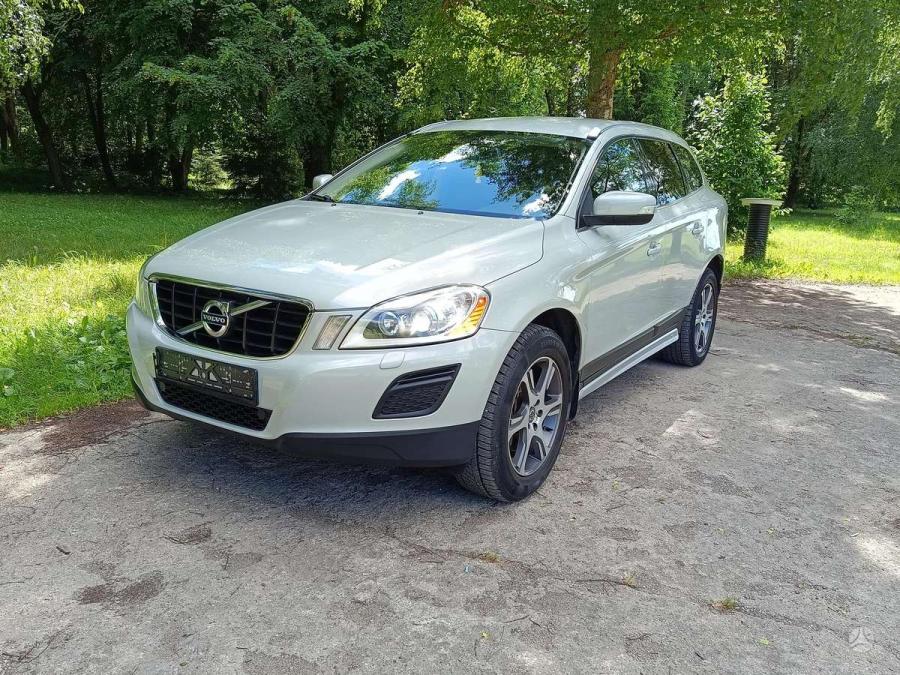 Pelēks Volvo XC60 2012 Šauļi, ar dzinēja tilpumu 1.98 L un nobraukumu 279 tūkst. km par 8950 €, foto 1 vietnē AUTOMOTO.COM.LV