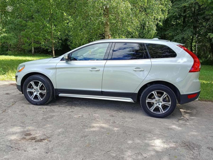 Pelēks Volvo XC60 2012 Šauļi, ar dzinēja tilpumu 1.98 L un nobraukumu 279 tūkst. km par 8950 €, foto 6 vietnē AUTOMOTO.COM.LV