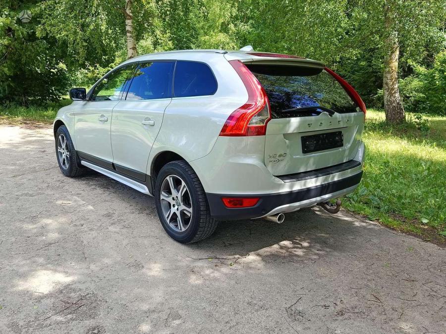 Pelēks Volvo XC60 2012 Šauļi, ar dzinēja tilpumu 1.98 L un nobraukumu 279 tūkst. km par 8950 €, foto 7 vietnē AUTOMOTO.COM.LV