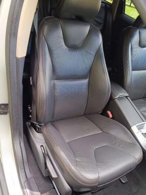 Pelēks Volvo XC60 2012 Šauļi, ar dzinēja tilpumu 1.98 L un nobraukumu 279 tūkst. km par 8950 €, foto 13 vietnē AUTOMOTO.COM.LV