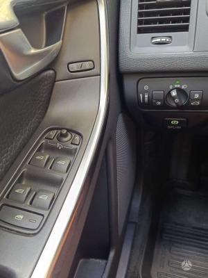 Pelēks Volvo XC60 2012 Šauļi, ar dzinēja tilpumu 1.98 L un nobraukumu 279 tūkst. km par 8950 €, foto 21 vietnē AUTOMOTO.COM.LV