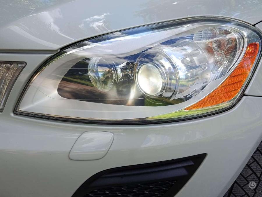 Pelēks Volvo XC60 2012 Šauļi, ar dzinēja tilpumu 1.98 L un nobraukumu 279 tūkst. km par 8950 €, foto 23 vietnē AUTOMOTO.COM.LV