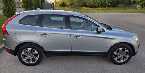 Pelēks Volvo XC60 2012 Kauņa, ar dzinēja tilpumu 2.40 L un nobraukumu 239 tūkst. km par 10950 €, foto 6 vietnē AUTOMOTO.COM.LV