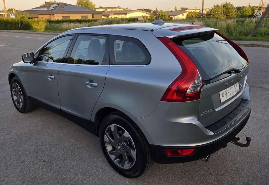 Pelēks Volvo XC60 2012 Kauņa, ar dzinēja tilpumu 2.40 L un nobraukumu 239 tūkst. km par 10950 €, foto 8 vietnē AUTOMOTO.COM.LV