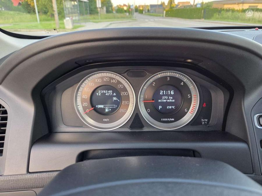 Pelēks Volvo XC60 2012 Kauņa, ar dzinēja tilpumu 2.40 L un nobraukumu 239 tūkst. km par 10950 €, foto 16 vietnē AUTOMOTO.COM.LV