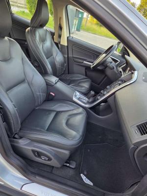 Pelēks Volvo XC60 2012 Kauņa, ar dzinēja tilpumu 2.40 L un nobraukumu 239 tūkst. km par 10950 €, foto 27 vietnē AUTOMOTO.COM.LV