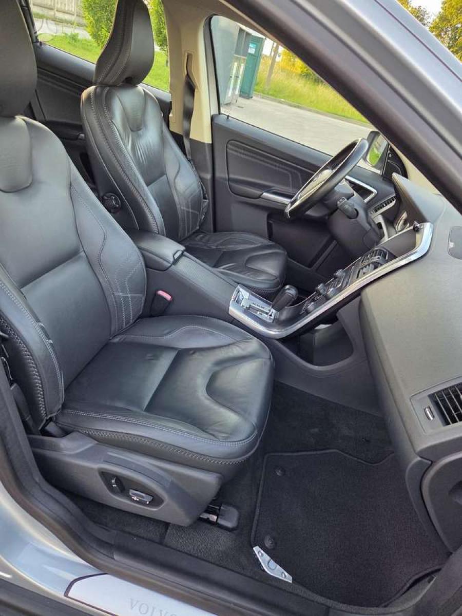 Pelēks Volvo XC60 2012 Kauņa, ar dzinēja tilpumu 2.40 L un nobraukumu 239 tūkst. km par 10950 €, foto 27 vietnē AUTOMOTO.COM.LV