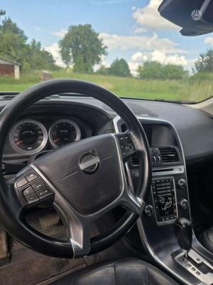 Grey Volvo XC60 2012 in Vilnius, with an engine capacity of 2.40 L and mileage of 344 thousand km for 8500 €, photo 9 on AUTOMOTO.COM.LV