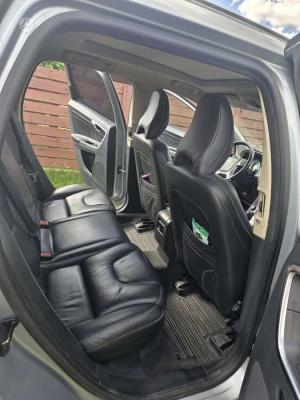 Grey Volvo XC60 2012 in Vilnius, with an engine capacity of 2.40 L and mileage of 344 thousand km for 8500 €, photo 10 on AUTOMOTO.COM.LV
