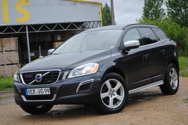 Pelēks Volvo XC60 2012 Rīga, ar dzinēja tilpumu 2.40 L un nobraukumu 275 tūkst. km par 10390 €, foto 1 vietnē AUTOMOTO.COM.LV