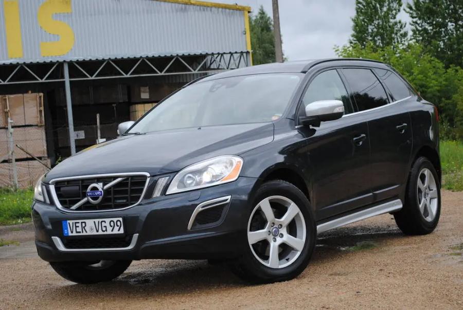 Grey Volvo XC60 2012 in Riga, with an engine capacity of 2.40 L and mileage of 275 thousand km for 10390 €, photo 1 on AUTOMOTO.COM.LV