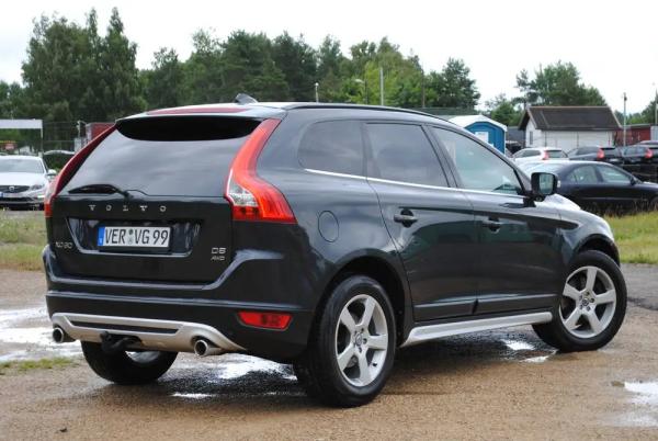 Pelēks Volvo XC60 2012 Rīga, ar dzinēja tilpumu 2.40 L un nobraukumu 275 tūkst. km par 10390 €, foto 2 vietnē AUTOMOTO.COM.LV