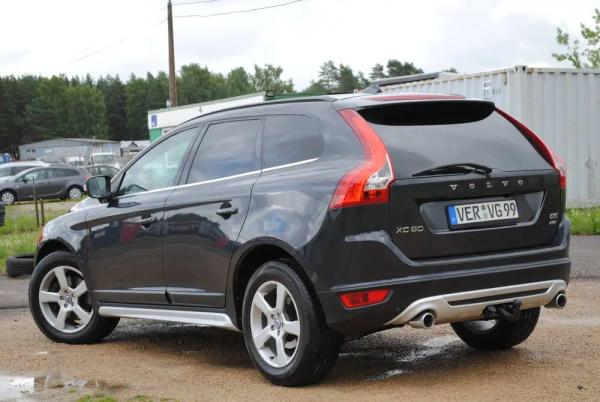 Pelēks Volvo XC60 2012 Rīga, ar dzinēja tilpumu 2.40 L un nobraukumu 275 tūkst. km par 10390 €, foto 3 vietnē AUTOMOTO.COM.LV