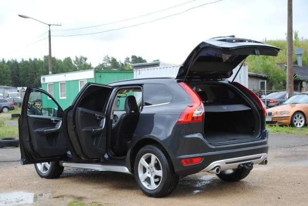 Pelēks Volvo XC60 2012 Rīga, ar dzinēja tilpumu 2.40 L un nobraukumu 275 tūkst. km par 10390 €, foto 7 vietnē AUTOMOTO.COM.LV