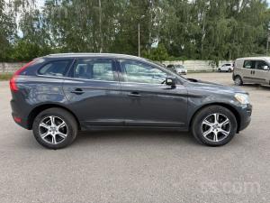 Grey Volvo XC60 2012 in Riga, with an engine capacity of 2.40 L and mileage of 292 thousand km for 9280 €, photo 8 on AUTOMOTO.COM.LV