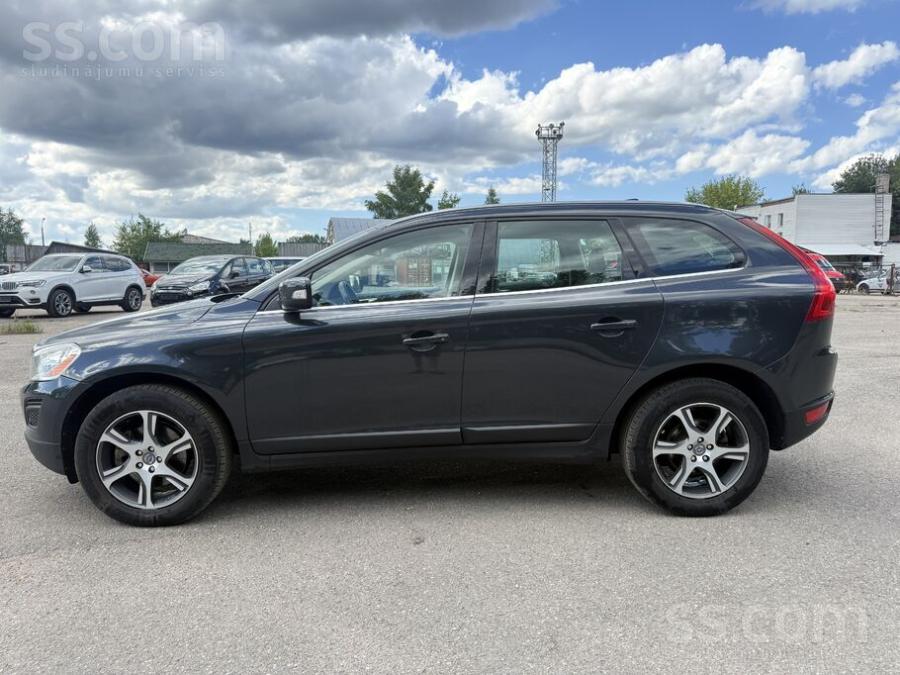 Grey Volvo XC60 2012 in Riga, with an engine capacity of 2.40 L and mileage of 292 thousand km for 9280 €, photo 9 on AUTOMOTO.COM.LV