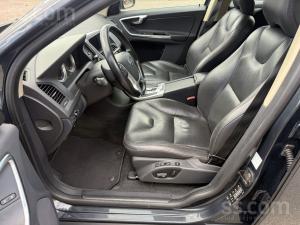 Grey Volvo XC60 2012 in Riga, with an engine capacity of 2.40 L and mileage of 292 thousand km for 9280 €, photo 10 on AUTOMOTO.COM.LV