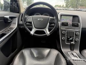 Grey Volvo XC60 2012 in Riga, with an engine capacity of 2.40 L and mileage of 292 thousand km for 9280 €, photo 12 on AUTOMOTO.COM.LV