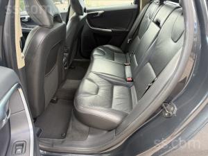 Grey Volvo XC60 2012 in Riga, with an engine capacity of 2.40 L and mileage of 292 thousand km for 9280 €, photo 15 on AUTOMOTO.COM.LV