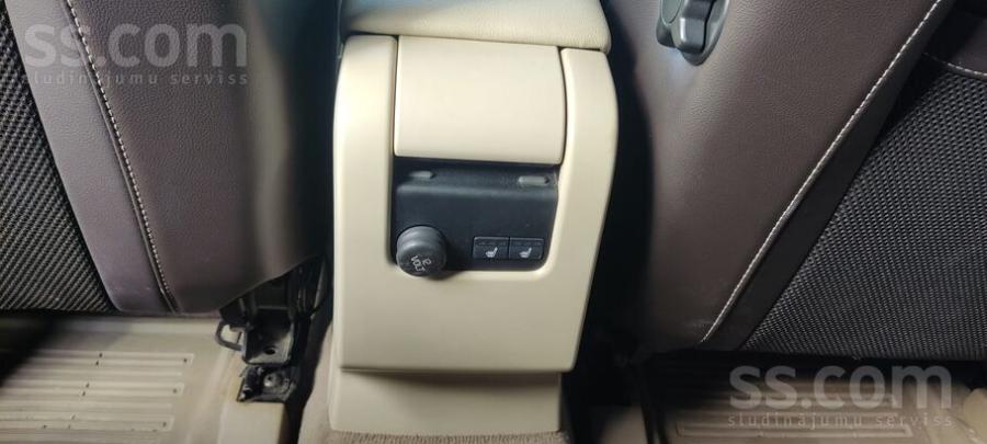 Pelēks Volvo XC60 2012 Daugavpils, ar dzinēja tilpumu 2.40 L un nobraukumu 247 tūkst. km par 9700 €, foto 8 vietnē AUTOMOTO.COM.LV