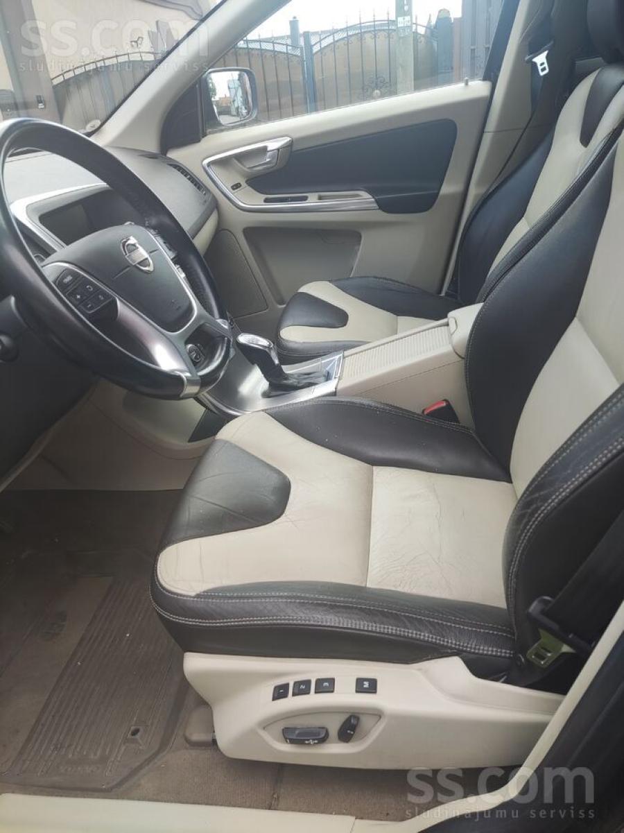 Pelēks Volvo XC60 2012 Daugavpils, ar dzinēja tilpumu 2.40 L un nobraukumu 247 tūkst. km par 9700 €, foto 9 vietnē AUTOMOTO.COM.LV