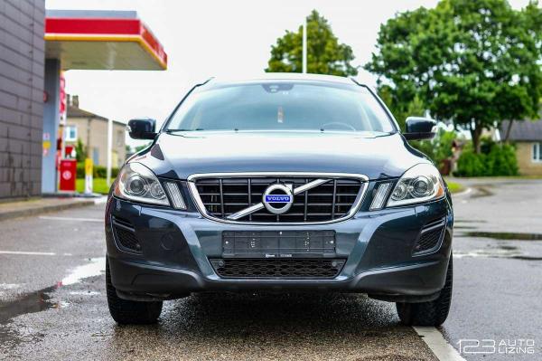 Grey Volvo XC60 2012 in Kretinga, with an engine capacity of 2.00 L and mileage of 347 thousand km for 7599 €, photo 3 on AUTOMOTO.COM.LV
