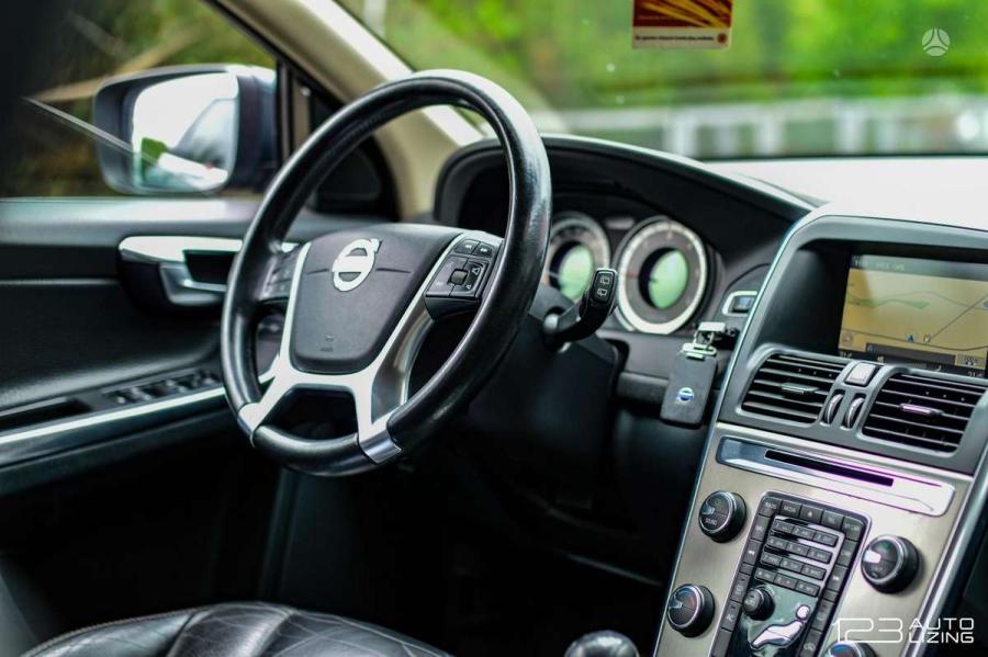 Pelēks Volvo XC60 2012 Kretinga, ar dzinēja tilpumu 2.00 L un nobraukumu 347 tūkst. km par 7599 €, foto 15 vietnē AUTOMOTO.COM.LV