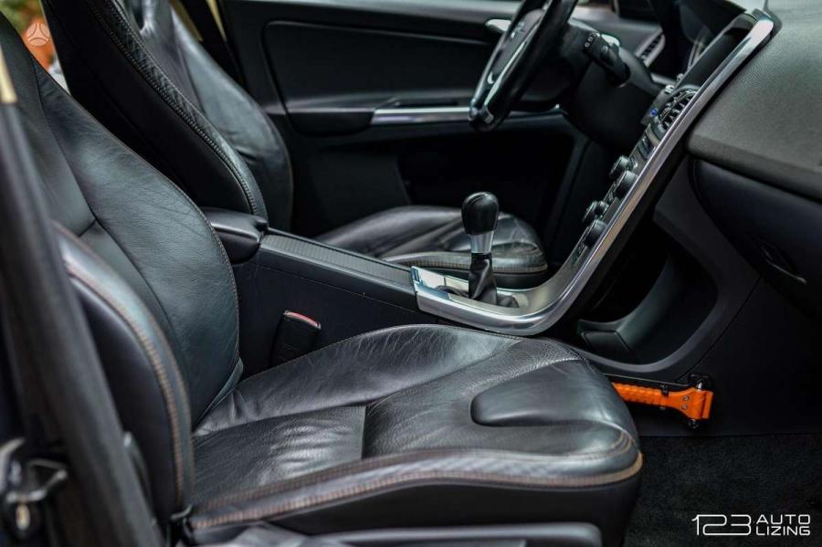 Pelēks Volvo XC60 2012 Kretinga, ar dzinēja tilpumu 2.00 L un nobraukumu 347 tūkst. km par 7599 €, foto 16 vietnē AUTOMOTO.COM.LV