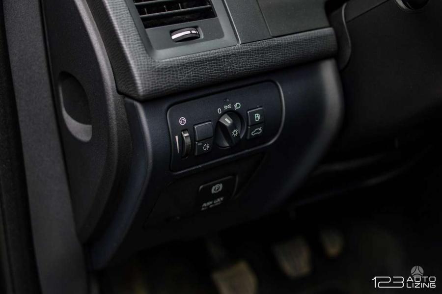 Pelēks Volvo XC60 2012 Kretinga, ar dzinēja tilpumu 2.00 L un nobraukumu 347 tūkst. km par 7599 €, foto 21 vietnē AUTOMOTO.COM.LV