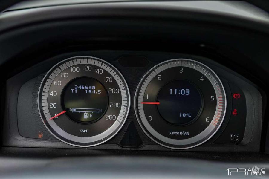 Pelēks Volvo XC60 2012 Kretinga, ar dzinēja tilpumu 2.00 L un nobraukumu 347 tūkst. km par 7599 €, foto 24 vietnē AUTOMOTO.COM.LV