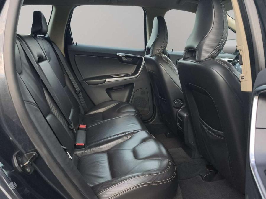 Pelēks Volvo XC60 2012 Viļņa, ar dzinēja tilpumu 2.40 L un nobraukumu 246 tūkst. km par 9499 €, foto 10 vietnē AUTOMOTO.COM.LV