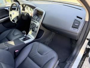 Pelēks Volvo XC60 2012 Rīga, ar dzinēja tilpumu 2.00 L un nobraukumu 0 tūkst. km par 8995 €, foto 22 vietnē AUTOMOTO.COM.LV