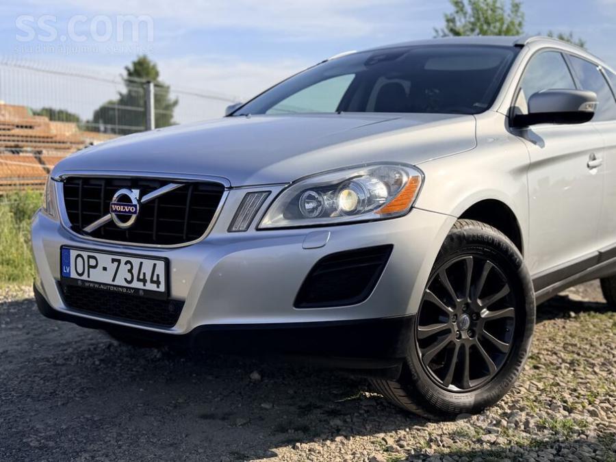 Pelēks Volvo XC60 2012 Rīga, ar dzinēja tilpumu 2.00 L un nobraukumu 0 tūkst. km par 8995 €, foto 24 vietnē AUTOMOTO.COM.LV