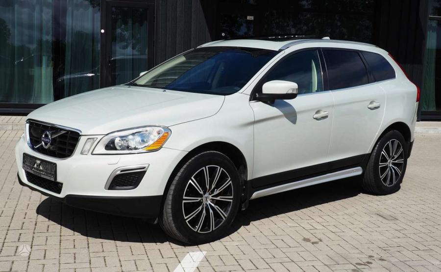 Pelēks Volvo XC60 2012 Kauņa, ar dzinēja tilpumu 2.40 L un nobraukumu 310 tūkst. km par 12650 €, foto 1 vietnē AUTOMOTO.COM.LV