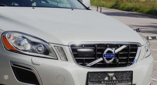 Grey Volvo XC60 2012 in Kaunas, with an engine capacity of 2.40 L and mileage of 310 thousand km for 12650 €, photo 6 on AUTOMOTO.COM.LV