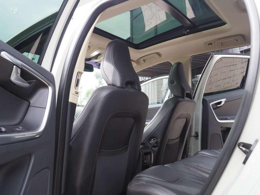 Pelēks Volvo XC60 2012 Kauņa, ar dzinēja tilpumu 2.40 L un nobraukumu 310 tūkst. km par 12650 €, foto 13 vietnē AUTOMOTO.COM.LV